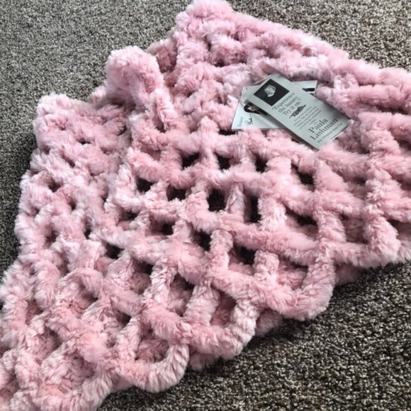 Paula Lishman | Sweaters | Paula Lishman Sheared Beaver Fur Tube Shawl ...